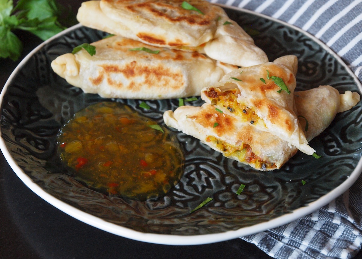 Guter Snack: Roti mit pikanter Füllung - allesausdemgarten